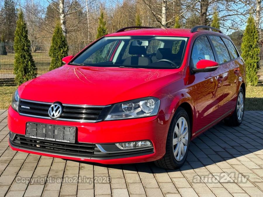 Red Volkswagen Passat 2012 in Tartu, with an engine capacity of 1.60 L and mileage of 263 thousand km for 5990 €, photo 1 on AUTOMOTO.COM.LV