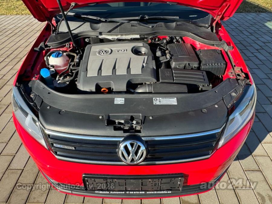 Red Volkswagen Passat 2012 in Tartu, with an engine capacity of 1.60 L and mileage of 263 thousand km for 5990 €, photo 14 on AUTOMOTO.COM.LV