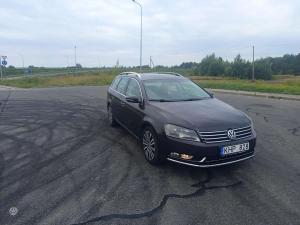 Sarkans Volkswagen Passat 2012 Panevēža, ar dzinēja tilpumu 1.97 L un nobraukumu 259 tūkst. km par 4200 €, foto 4 vietnē AUTOMOTO.COM.LV