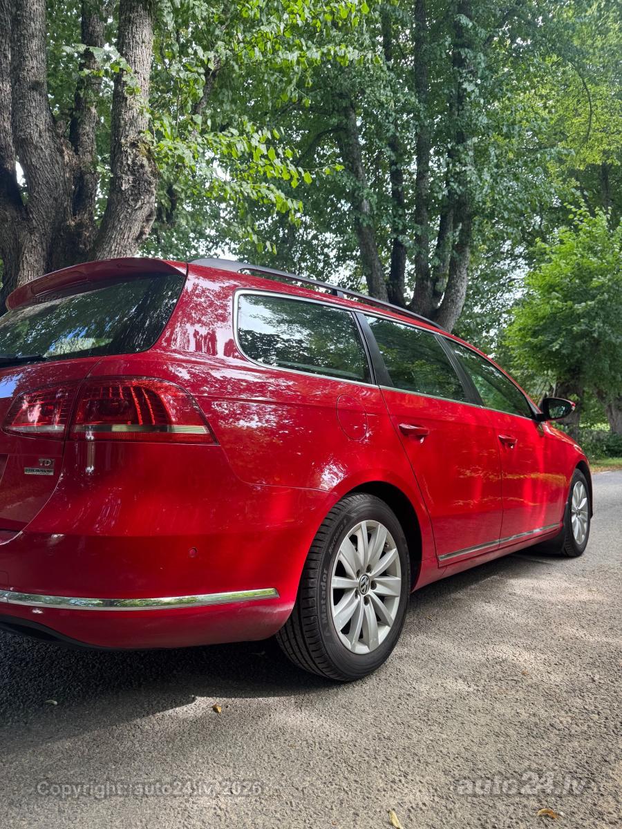 Red Volkswagen Passat 2012 in Valga, with an engine capacity of 1.60 L and mileage of 400 thousand km for 3800 €, photo 7 on AUTOMOTO.COM.LV