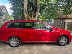 Red Volkswagen Passat 2012 in Valga, with an engine capacity of 1.60 L and mileage of 400 thousand km for 3800 €, photo 8 on AUTOMOTO.COM.LV