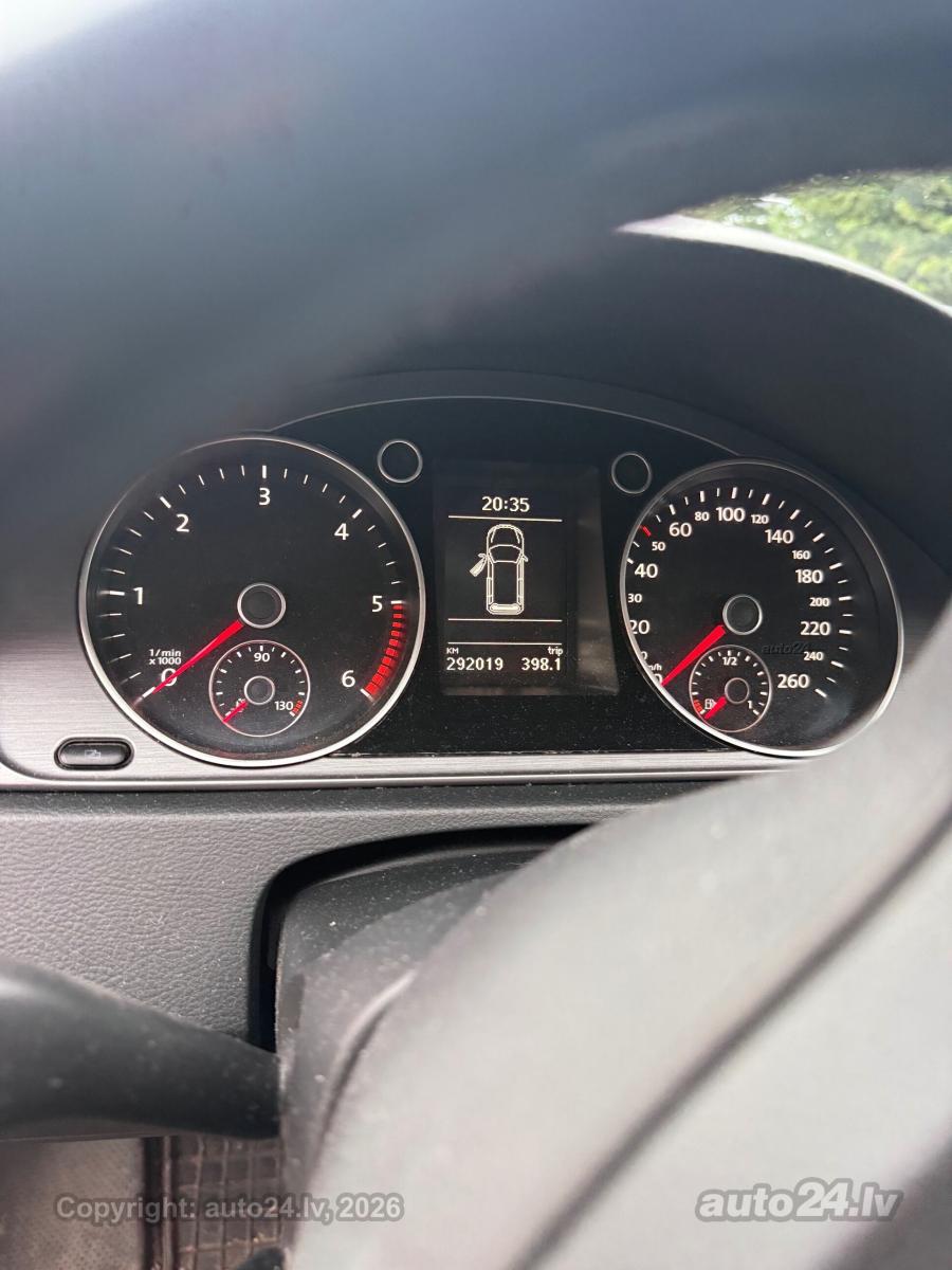 Red Volkswagen Passat 2012 in Tallinn, with an engine capacity of 2.00 L and mileage of 292 thousand km for 4000 €, photo 9 on AUTOMOTO.COM.LV