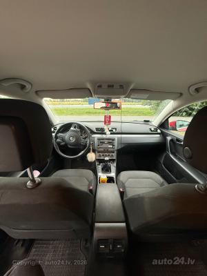Red Volkswagen Passat 2012 in Tallinn, with an engine capacity of 2.00 L and mileage of 292 thousand km for 4000 €, photo 13 on AUTOMOTO.COM.LV