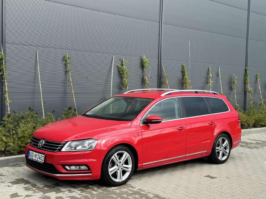Red Volkswagen Passat 2013 in Vilnius, with an engine capacity of 2.00 L and mileage of 215 thousand km for 7250 €, photo 1 on AUTOMOTO.COM.LV