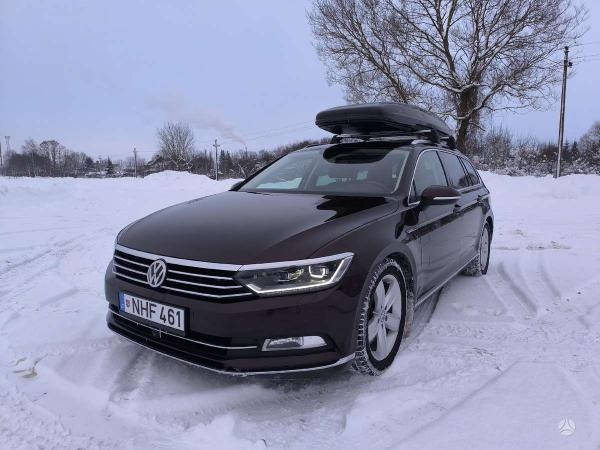 Red Volkswagen Passat 2015 in Plunge, with an engine capacity of 2.00 L and mileage of 299 thousand km for 10950 €, photo 1 on AUTOMOTO.COM.LV
