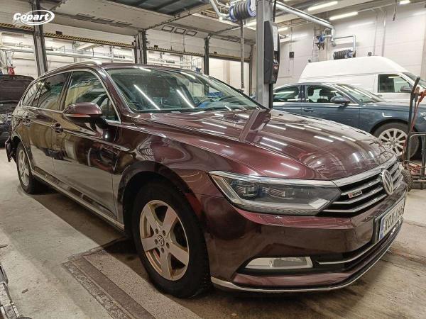 Sarkans Volkswagen Passat 2015 Utena, ar dzinēja tilpumu 1.97 L un nobraukumu 340 tūkst. km par 6600 €, foto 1 vietnē AUTOMOTO.COM.LV