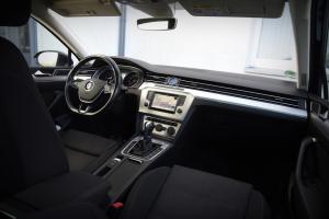 Sarkans Volkswagen Passat 2015 Rīga, ar dzinēja tilpumu 1.60 L un nobraukumu 179 tūkst. km par 11690 €, foto 7 vietnē AUTOMOTO.COM.LV