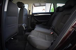 Sarkans Volkswagen Passat 2015 Rīga, ar dzinēja tilpumu 1.60 L un nobraukumu 179 tūkst. km par 11690 €, foto 12 vietnē AUTOMOTO.COM.LV