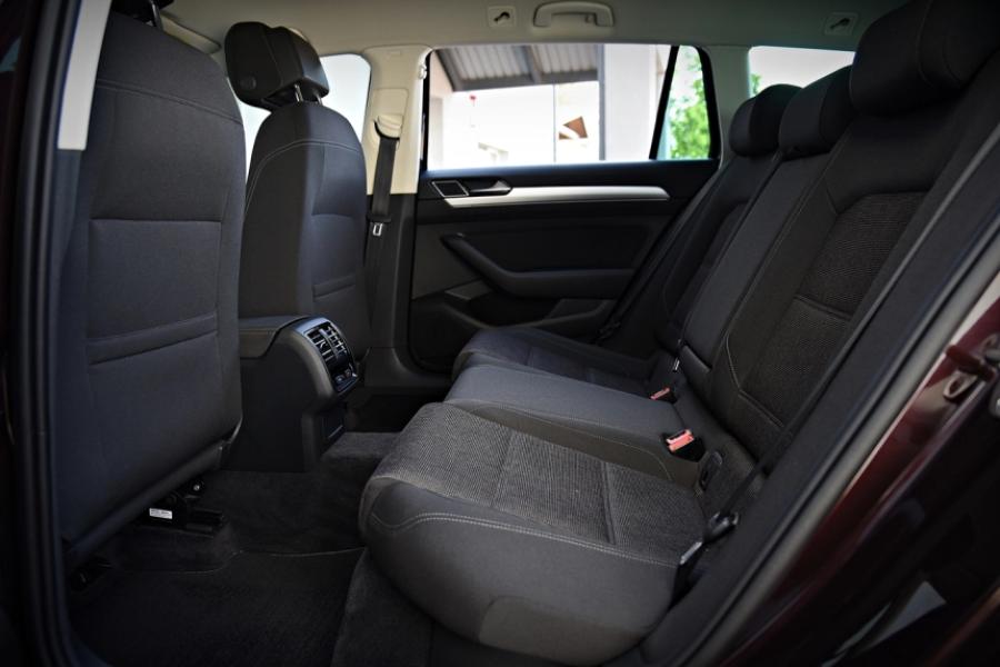 Sarkans Volkswagen Passat 2015 Rīga, ar dzinēja tilpumu 1.60 L un nobraukumu 179 tūkst. km par 11690 €, foto 12 vietnē AUTOMOTO.COM.LV