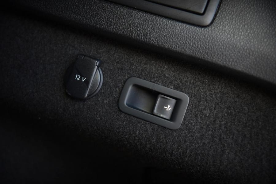 Sarkans Volkswagen Passat 2015 Rīga, ar dzinēja tilpumu 1.60 L un nobraukumu 179 tūkst. km par 11690 €, foto 13 vietnē AUTOMOTO.COM.LV