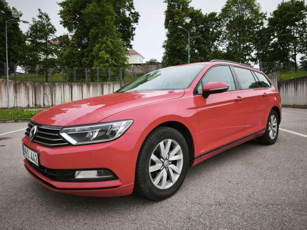 Red Volkswagen Passat 2015 in Telschi, with an engine capacity of 1.60 L and mileage of 345 thousand km for 6200 €, photo 1 on AUTOMOTO.COM.LV