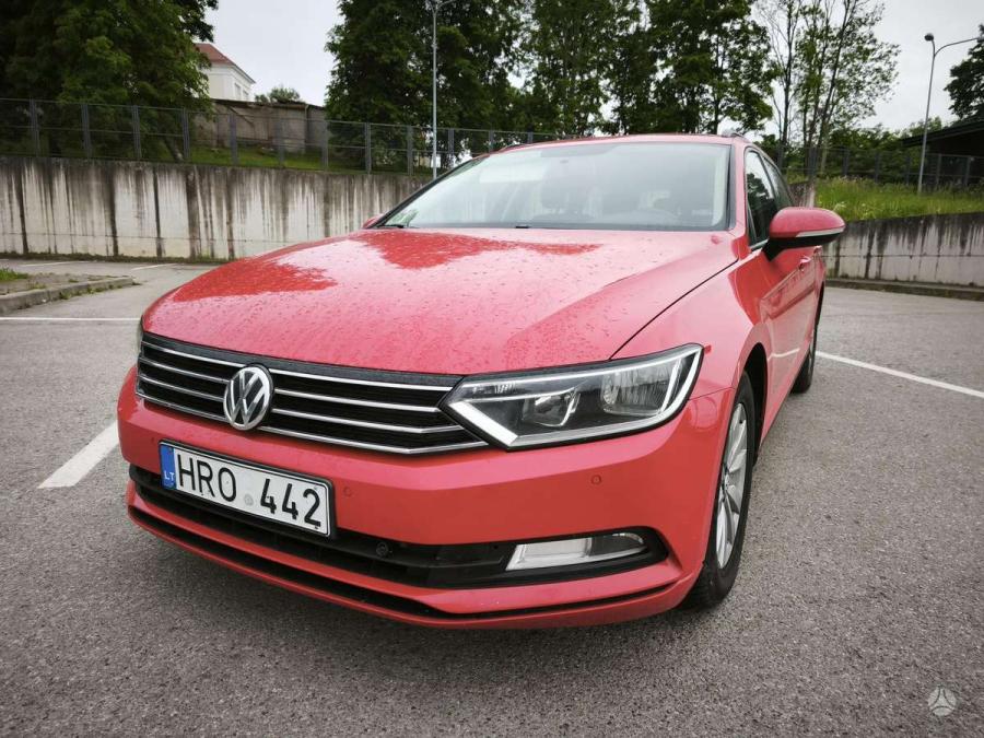 Red Volkswagen Passat 2015 in Telschi, with an engine capacity of 1.60 L and mileage of 345 thousand km for 6200 €, photo 4 on AUTOMOTO.COM.LV
