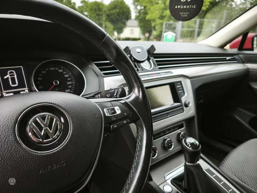 Red Volkswagen Passat 2015 in Telschi, with an engine capacity of 1.60 L and mileage of 345 thousand km for 6200 €, photo 13 on AUTOMOTO.COM.LV