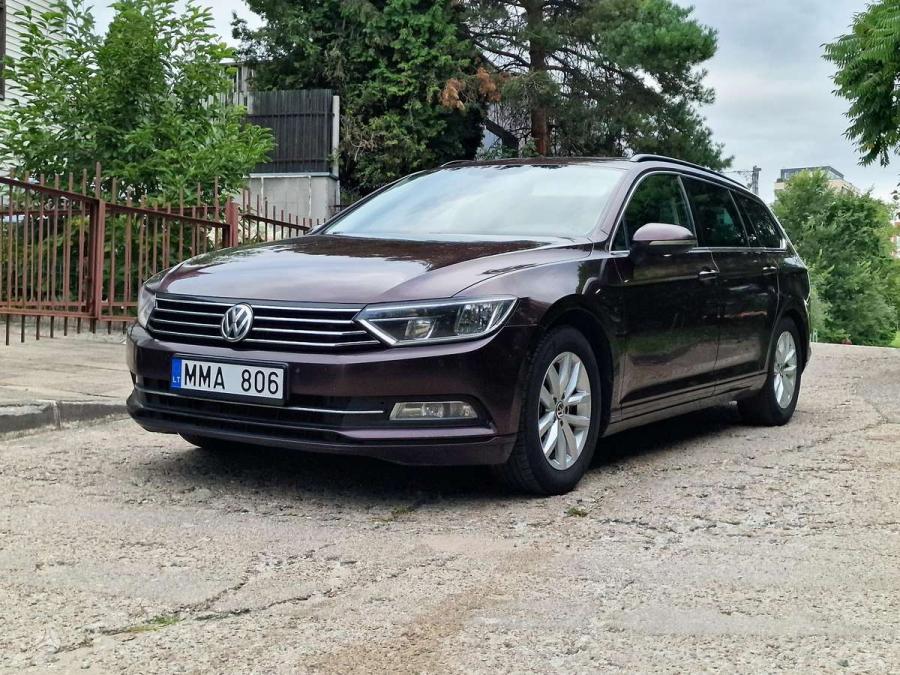 Red Volkswagen Passat 2015 in Vilnius, with an engine capacity of 1.60 L and mileage of 370 thousand km for 7450 €, photo 1 on AUTOMOTO.COM.LV