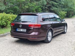 Red Volkswagen Passat 2015 in Vilnius, with an engine capacity of 1.60 L and mileage of 370 thousand km for 7450 €, photo 6 on AUTOMOTO.COM.LV