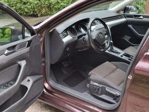 Red Volkswagen Passat 2015 in Vilnius, with an engine capacity of 1.60 L and mileage of 370 thousand km for 7450 €, photo 9 on AUTOMOTO.COM.LV