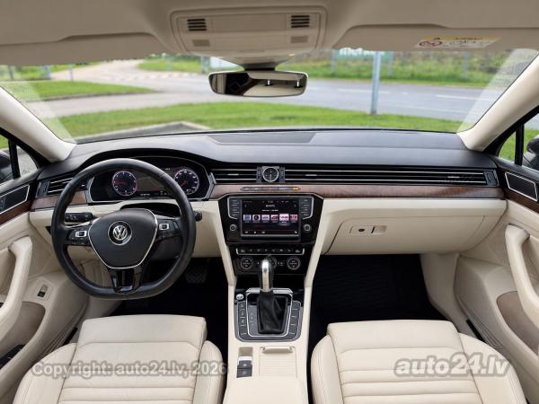 Volkswagen Passat 2015 in Tallinn on AUTOMOTO.COM.LV Red Volkswagen Passat 2015 in Tallinn, with an engine capacity of 2.00 L and mileage of 254 thousand km for 11999 €, photo 10 on AUTOMOTO.COM.LV
