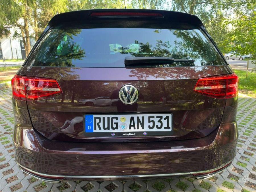 Sarkans Volkswagen Passat 2016 Viļņa, ar dzinēja tilpumu 1.97 L un nobraukumu 338 tūkst. km par 11900 €, foto 8 vietnē AUTOMOTO.COM.LV
