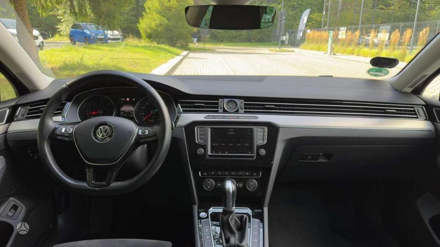 Sarkans Volkswagen Passat 2016 Viļņa, ar dzinēja tilpumu 1.97 L un nobraukumu 338 tūkst. km par 11900 €, foto 18 vietnē AUTOMOTO.COM.LV