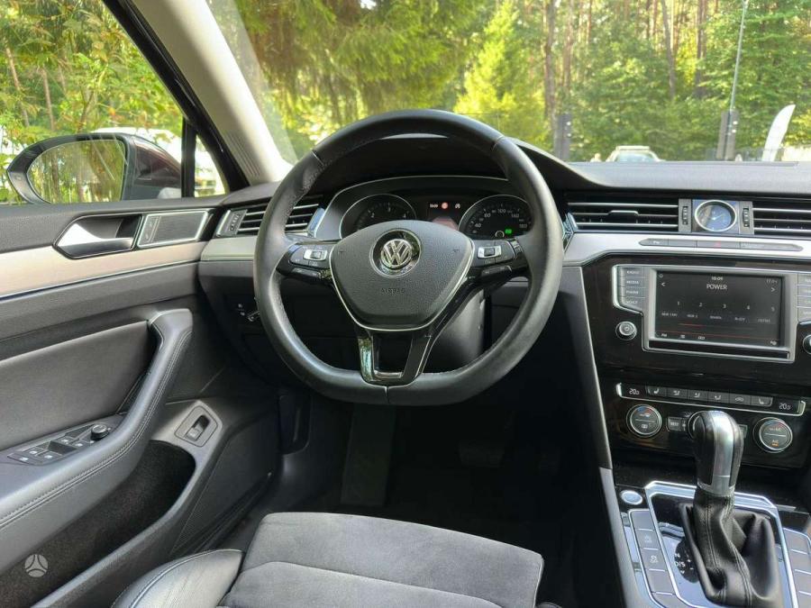 Sarkans Volkswagen Passat 2016 Viļņa, ar dzinēja tilpumu 1.97 L un nobraukumu 338 tūkst. km par 11900 €, foto 19 vietnē AUTOMOTO.COM.LV