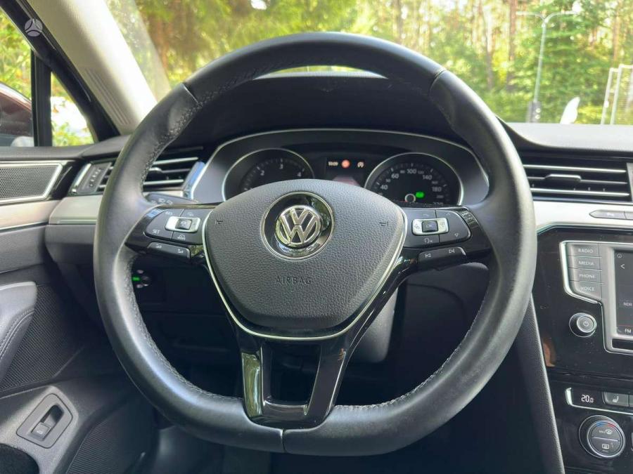 Sarkans Volkswagen Passat 2016 Viļņa, ar dzinēja tilpumu 1.97 L un nobraukumu 338 tūkst. km par 11900 €, foto 20 vietnē AUTOMOTO.COM.LV