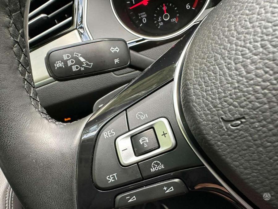 Sarkans Volkswagen Passat 2016 Viļņa, ar dzinēja tilpumu 1.97 L un nobraukumu 338 tūkst. km par 11900 €, foto 21 vietnē AUTOMOTO.COM.LV