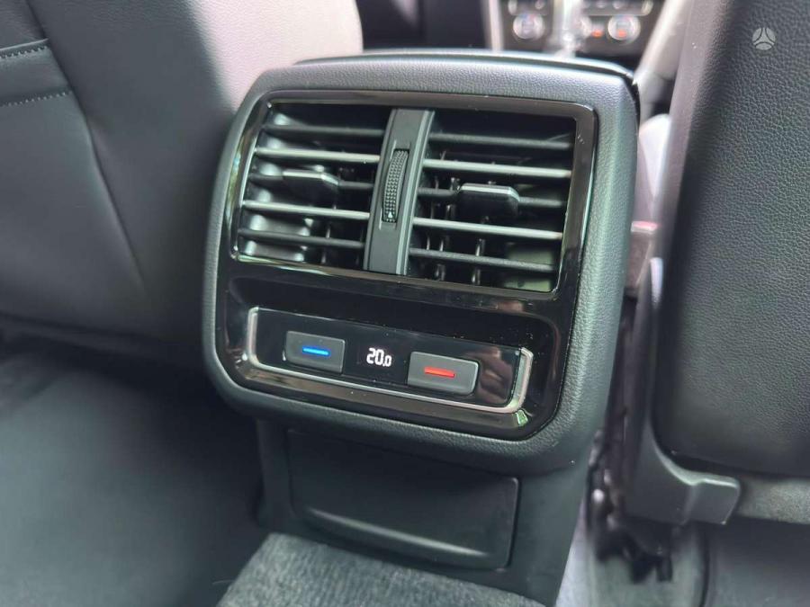 Sarkans Volkswagen Passat 2016 Viļņa, ar dzinēja tilpumu 1.97 L un nobraukumu 338 tūkst. km par 11900 €, foto 33 vietnē AUTOMOTO.COM.LV