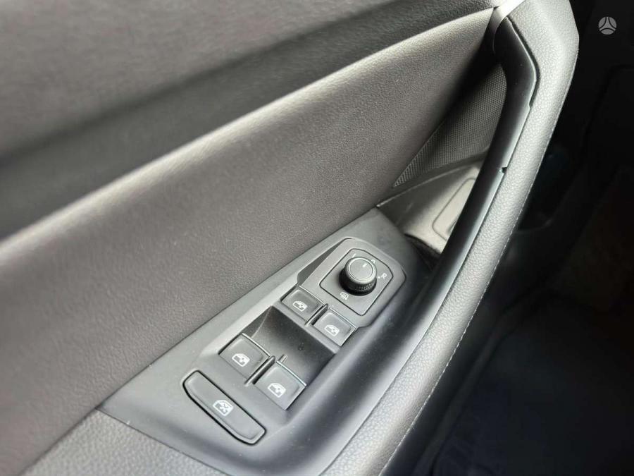Sarkans Volkswagen Passat 2016 Viļņa, ar dzinēja tilpumu 1.97 L un nobraukumu 338 tūkst. km par 11900 €, foto 41 vietnē AUTOMOTO.COM.LV