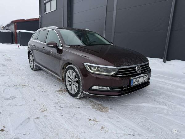 Sarkans Volkswagen Passat 2017 Viļņa, ar dzinēja tilpumu 1.97 L un nobraukumu 278 tūkst. km par 11800 €, foto 2 vietnē AUTOMOTO.COM.LV