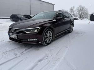 Red Volkswagen Passat 2017 in Vilnius, with an engine capacity of 1.97 L and mileage of 278 thousand km for 11800 €, photo 5 on AUTOMOTO.COM.LV