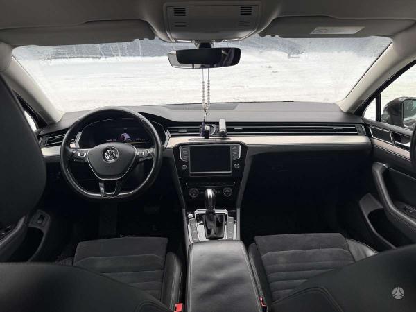 Sarkans Volkswagen Passat 2017 Viļņa, ar dzinēja tilpumu 1.97 L un nobraukumu 278 tūkst. km par 11800 €, foto 7 vietnē AUTOMOTO.COM.LV