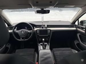 Red Volkswagen Passat 2017 in Vilnius, with an engine capacity of 1.97 L and mileage of 278 thousand km for 11800 €, photo 7 on AUTOMOTO.COM.LV