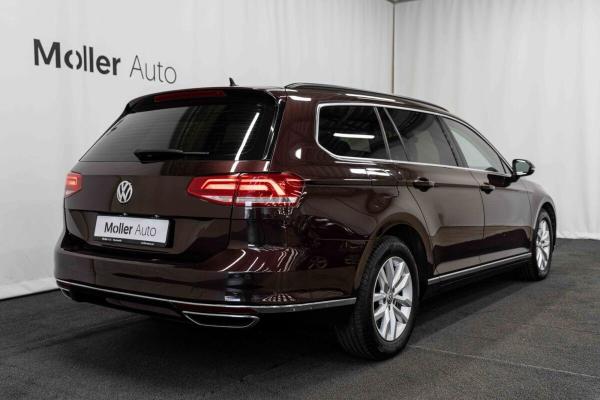 Sarkans Volkswagen Passat 2017 Tallina, ar dzinēja tilpumu 2.00 L un nobraukumu 164 tūkst. km par 13500 €, foto 5 vietnē AUTOMOTO.COM.LV
