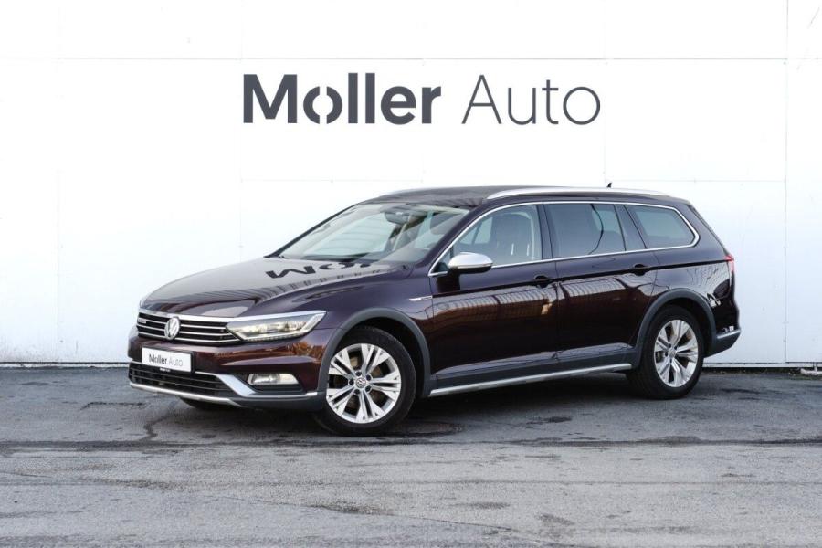 Red Volkswagen Passat 2017 in Riga, with an engine capacity of 2.00 L and mileage of 256 thousand km for 11800 €, photo 1 on AUTOMOTO.COM.LV