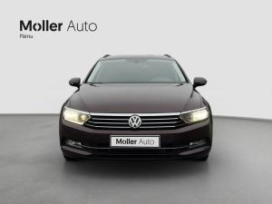 Red Volkswagen Passat 2018 in Parnu, with an engine capacity of 2.00 L and mileage of 171 thousand km for 12900 €, photo 3 on AUTOMOTO.COM.LV