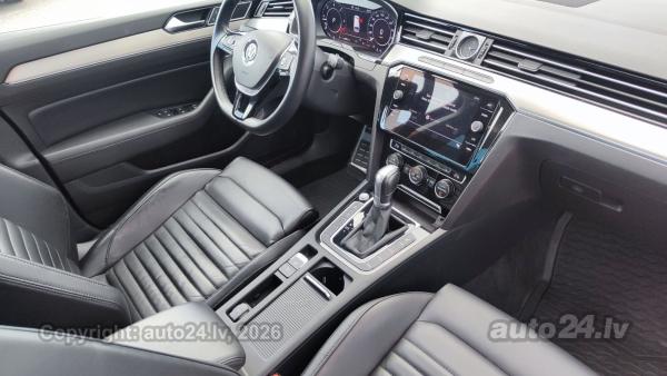 Red Volkswagen Passat 2018 in Tartu, with an engine capacity of 2.00 L and mileage of 124 thousand km for 19990 €, photo 10 on AUTOMOTO.COM.LV