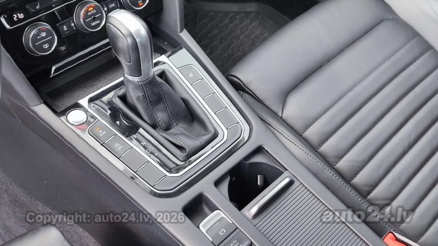 Sarkans Volkswagen Passat 2018 Tartu, ar dzinēja tilpumu 2.00 L un nobraukumu 124 tūkst. km par 19990 €, foto 14 vietnē AUTOMOTO.COM.LV
