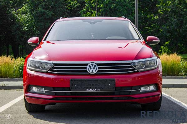 Red Volkswagen Passat 2018 in Kaunas, with an engine capacity of 1.60 L and mileage of 193 thousand km for 11300 €, photo 2 on AUTOMOTO.COM.LV