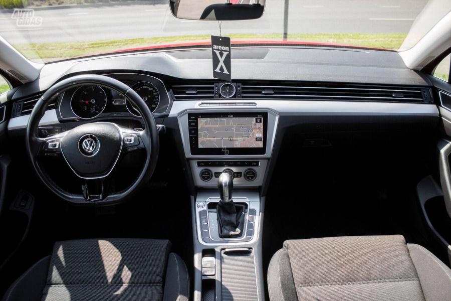 Red Volkswagen Passat 2018 in Kaunas, with an engine capacity of 1.60 L and mileage of 193 thousand km for 11300 €, photo 9 on AUTOMOTO.COM.LV