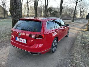 Red Volkswagen Passat 2020 in Kaunas, with an engine capacity of 1.40 L and mileage of 99 thousand km for 17950 €, photo 9 on AUTOMOTO.COM.LV