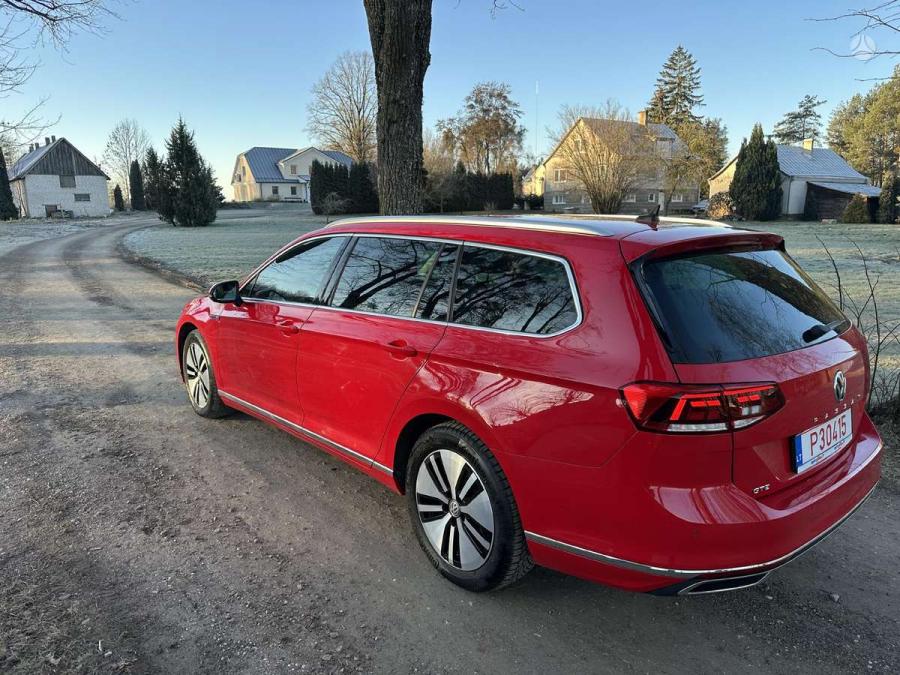 Red Volkswagen Passat 2020 in Kaunas, with an engine capacity of 1.40 L and mileage of 99 thousand km for 17950 €, photo 11 on AUTOMOTO.COM.LV