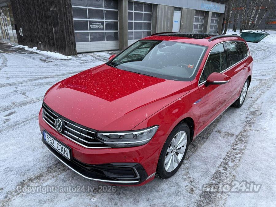 Red Volkswagen Passat 2021 in Tallinn, with an engine capacity of 1.40 L and mileage of 117 thousand km for 21000 €, photo 1 on AUTOMOTO.COM.LV