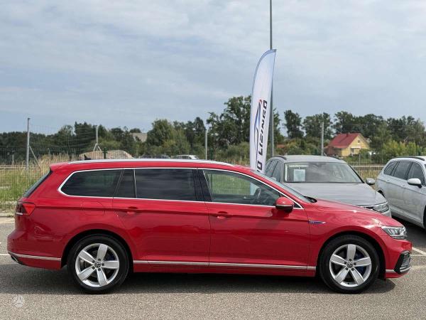 Red Volkswagen Passat 2021 in Vilnius, with an engine capacity of 1.40 L and mileage of 172 thousand km for 15499 €, photo 10 on AUTOMOTO.COM.LV