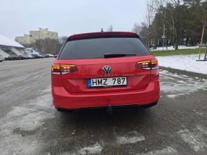 Red Volkswagen Passat 2022 in Vilnius, with an engine capacity of 1.97 L and mileage of 72 thousand km for 18800 €, photo 6 on AUTOMOTO.COM.LV