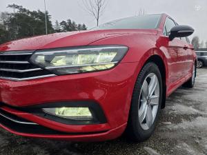 Red Volkswagen Passat 2022 in Vilnius, with an engine capacity of 1.97 L and mileage of 72 thousand km for 18800 €, photo 15 on AUTOMOTO.COM.LV