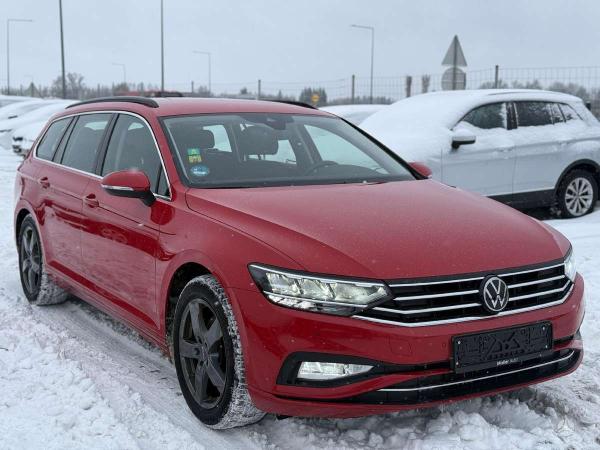 Sarkans Volkswagen Passat 2023 Viļņa, ar dzinēja tilpumu 1.97 L un nobraukumu 182 tūkst. km par 15500 €, foto 1 vietnē AUTOMOTO.COM.LV