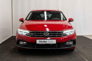 Red Volkswagen Passat 2023 in Tallinn, with an engine capacity of 2.00 L and mileage of 126 thousand km for 24200 €, photo 3 on AUTOMOTO.COM.LV