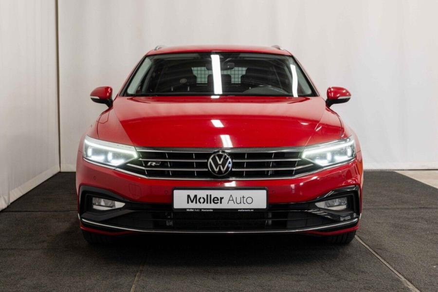 Red Volkswagen Passat 2023 in Tallinn, with an engine capacity of 2.00 L and mileage of 126 thousand km for 24200 €, photo 3 on AUTOMOTO.COM.LV