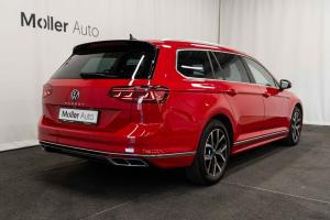 Red Volkswagen Passat 2023 in Tallinn, with an engine capacity of 2.00 L and mileage of 126 thousand km for 24200 €, photo 6 on AUTOMOTO.COM.LV