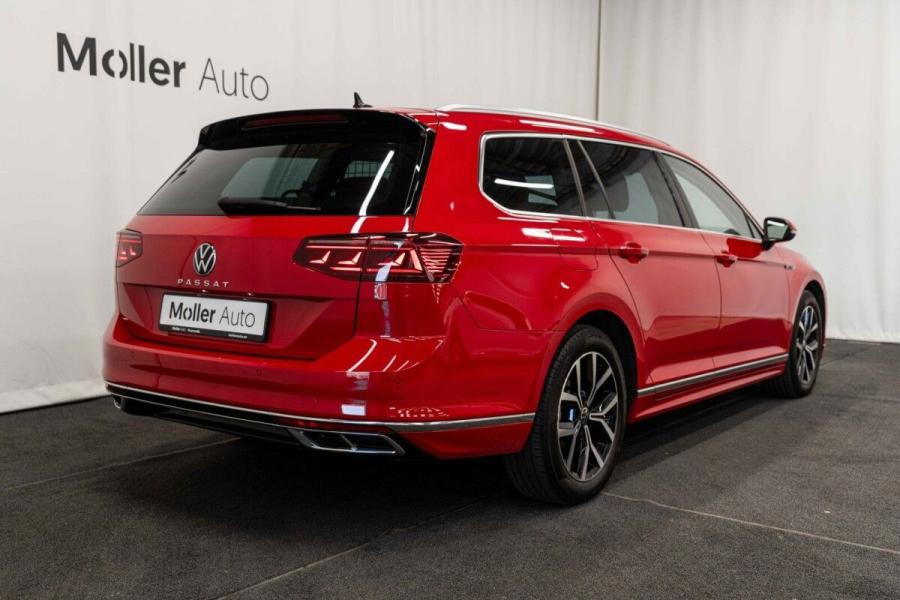 Red Volkswagen Passat 2023 in Tallinn, with an engine capacity of 2.00 L and mileage of 126 thousand km for 24200 €, photo 6 on AUTOMOTO.COM.LV
